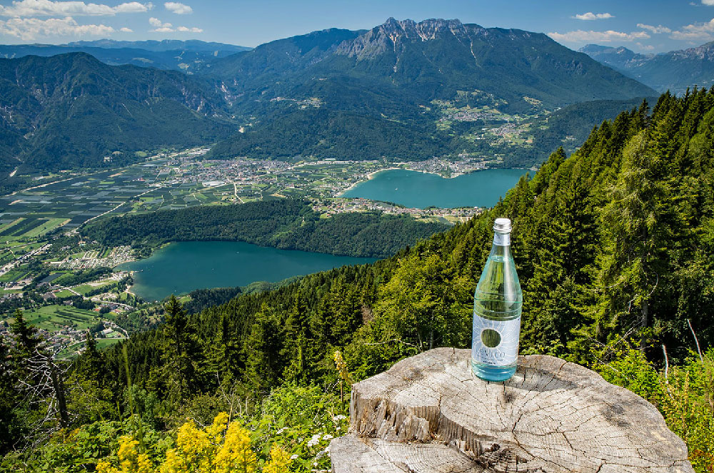 Produttore di acqua minerale in vetro per casa e ristoranti | Levico Acque