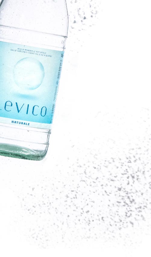 Levico Acque | Dal Trentino, l’acqua minerale leggera in bottiglia di vetro